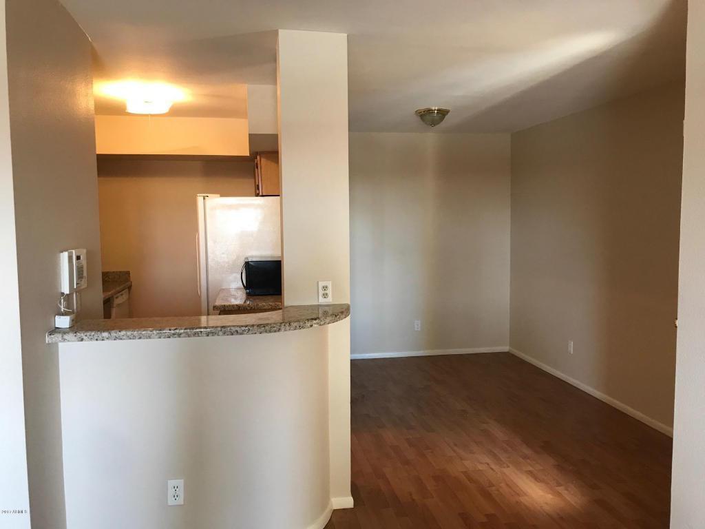 REO of a 860 SF Condo in Phoenix, Arizona